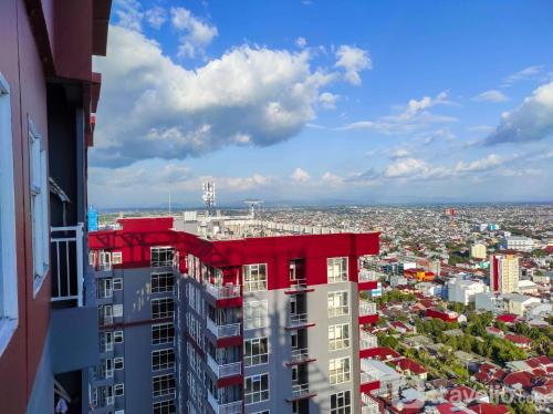 Homey And Comfy 2br At Vida View Apt By Travelio - Makassar