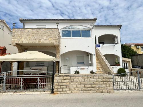 Apartments Kristina - Vir Insel, Kroatien