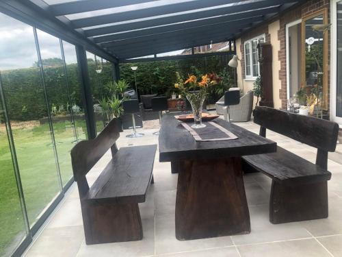 Entire Guest Suite With Gated Property - Swindon