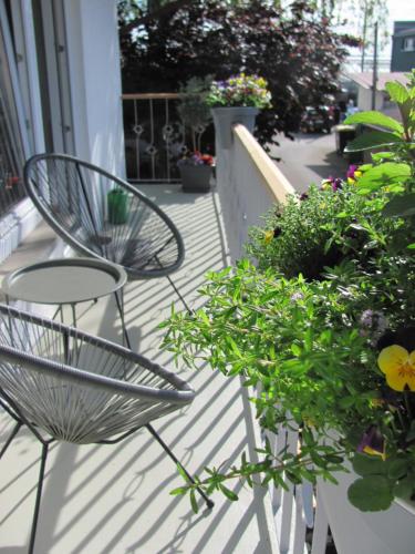 #1komfortables Helles Gastezimmer Mit Balkon Mit Gemeinschaftsbad W-lan Airport Nah Late Night Check - Memmingen
