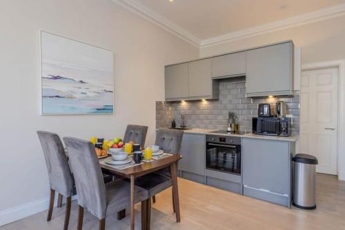 Dragon Suites - Edinburgh City Centre 2 Bed Apartment - Edimburgo