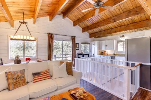 ‘Snow Valley Hideaway’ Arrowbear Lake Retreat - Running Springs, CA