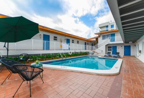 Spacious Oceanfront Studio With Pool Access - M27 - Playa, Hollywood