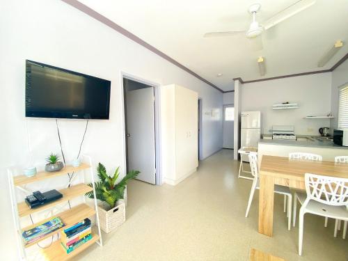 San Marco Villa 3 - Burrum Heads - Beachfront - 2br - Pool - Hervey Bay