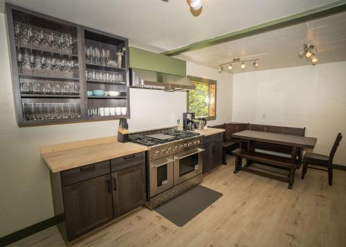 Beautiful & Quiet House In Downtown Talkeetna - Talkeetna, AK