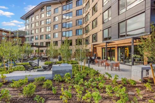 Electric Pass Lodge By Snowmass Vacations - Snowmass Village, CO