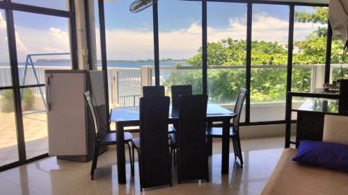 Glass Palace House Rental - San Fernando