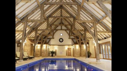 Bumblebee Lodge - Cambridgeshire