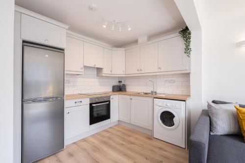 Luxury Modern Penthouse, City Centre, Sleeps 6 - Galway
