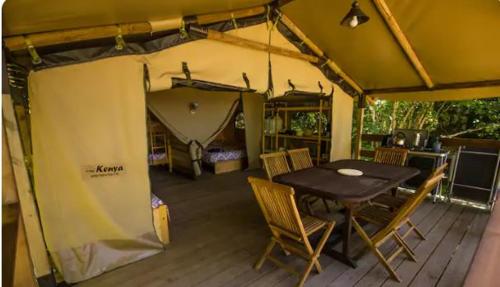 Lodge Bois et Toile avec Vue - Camping, Route de Talloires, 74210 Doussard (France) - Adresse ...