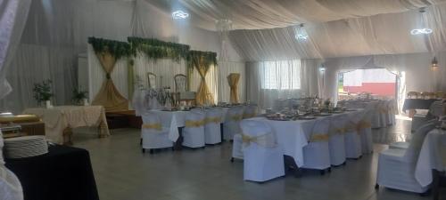 Sharons Villa- Inkwelo Resort, Newcastle from $20pp - Book Now