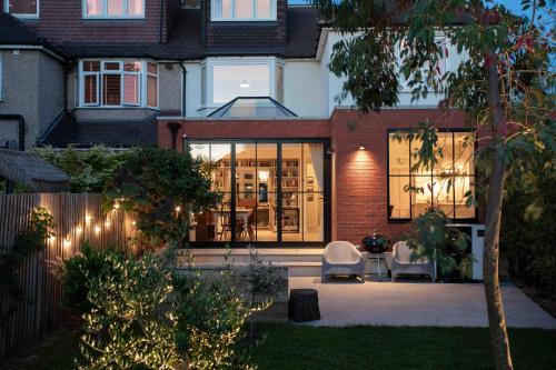 Pass The Keys Modern 5-bedroom Luxury Home In Watford Close To Harry Potter Studios Free Parking - Watford
