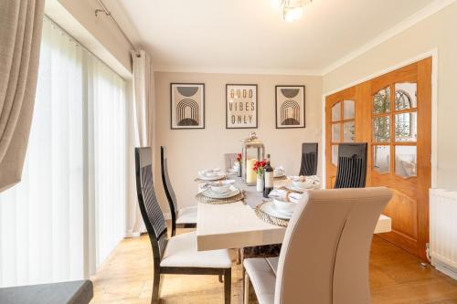 Pottery Place - Pet-friendly Huddersfield House Sleeps 7 - Huddersfield