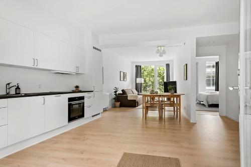 Beautiful City Center Apartment W Balcony - Aarhus