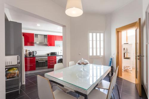 Charming House With Terrace Near The City Center - Faro