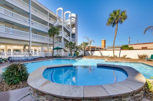 Steps To Galveston Beach: Gulf-view Condo W/ Pool - Moody Gardens, Galveston