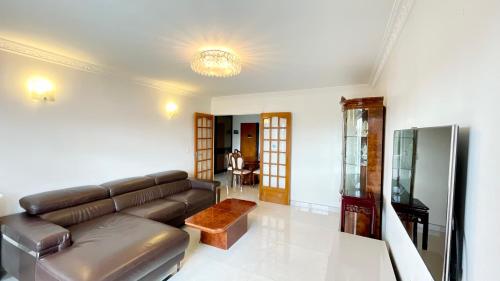 108 - Spacieux Appartement De 90m2 - Aubervilliers