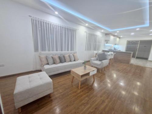 Hermoso Departamento Completo Y Amplio - Cuenca