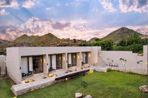 Saffronstays Villa Rohi - 우다이푸르