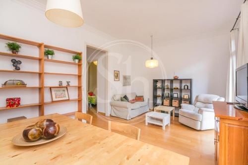 Bonito Apartamento En El Eixample - Barcelona