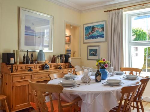 Culver Park Cottage Deals & Reviews, tenby | LateRooms.com
