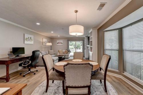 Walk To Avalon Or Downtown 3 - Alpharetta