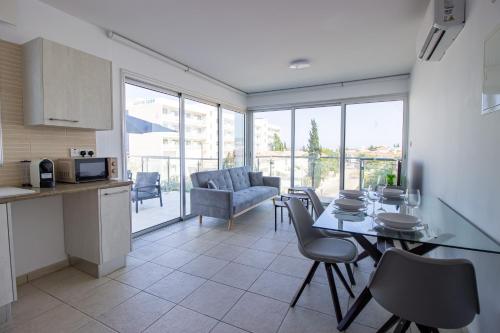 Beachside 1-bed With Huge Veranda - Protaras