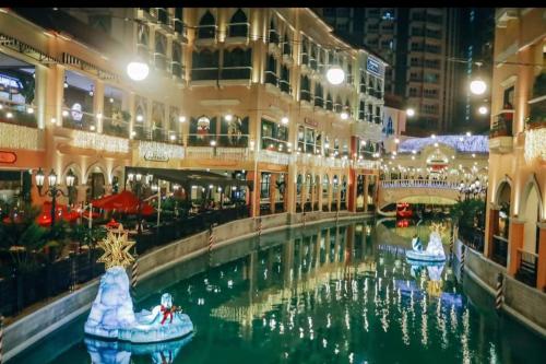 Cozy Corner Haven Near Venice Grand Canal Mall - Makati