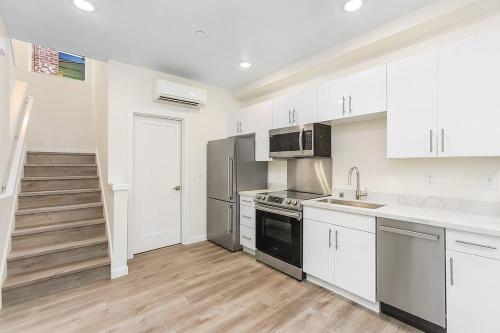 Vermithor's Bronze Ember Sweet Suite - Bainbridge Island, WA