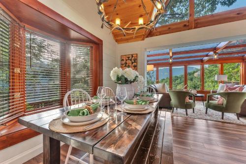 Family Chalet With Sauna, Hottub, Heavenly Views! Mins To Downtown! - Pigeon Forge