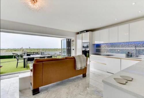 Seaside Place On Shoreham Beach With Hot Tub - Worthing Beach