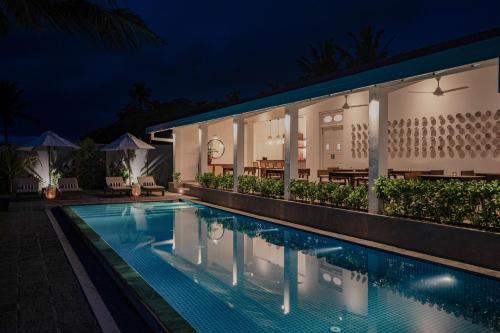 11 Best Hotels in Mirissa, Sri Lanka