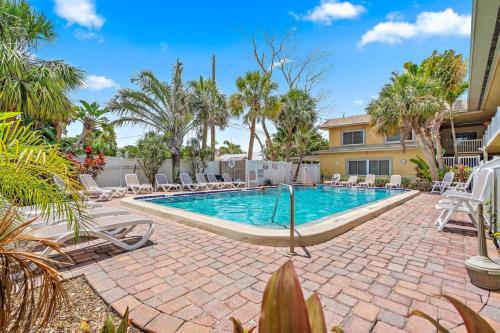 Waves 16 1 Bedroom Paradise With Heated Pool In - St. Pete Beach, FL