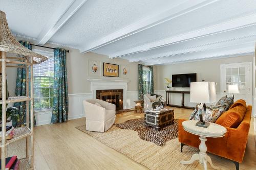 Cozy 4bd Home - Nc State & Airport Nearby - Cary, NC