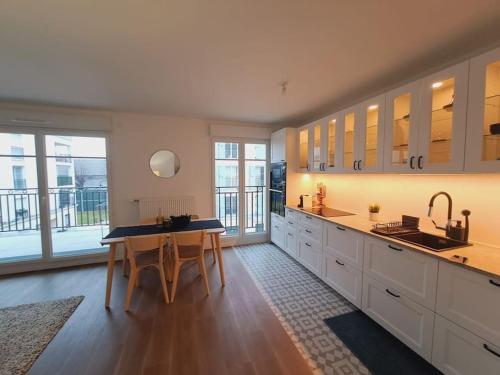 Cosy & Modern Flat Near Paris ! - ibis budget Aeroport le Bourget Garonor
