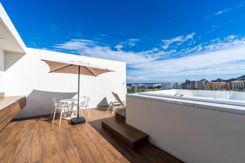 Luxury Apartment With Pool And Jacuzzi On Terrace In Medano - Cabo San Lucas