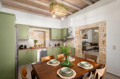 Papadia Luxury Apartments - Pitsidia