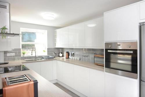8 Beds Work & Family Stay Free Parking! - Southampton