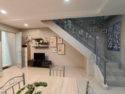 From $16 - House with internet back of Abreeza place, Davao City