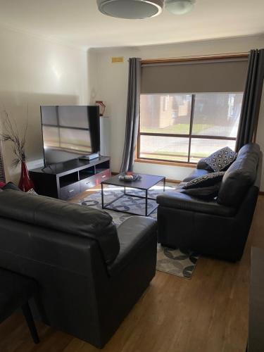 The Den On Diamond Drive - Wodonga