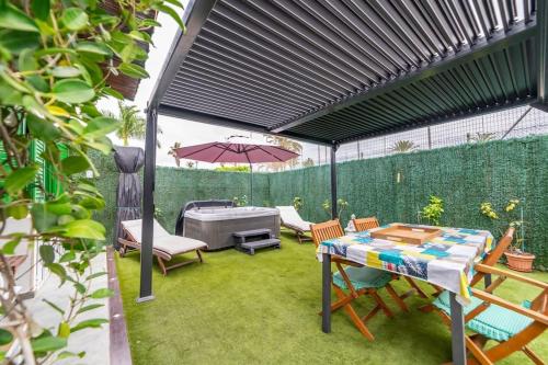 Bungalow jacuzzi by Calima Homes Deals & Reviews, maspalomas ...