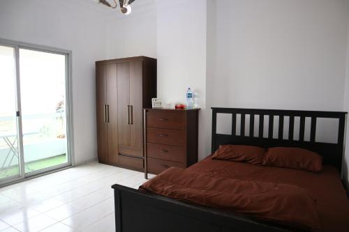 Tobby's - Cozy Stay In The Heart Of Sharjah With Balcony - For Families Only Or Executive Ladies - W - Sharjah