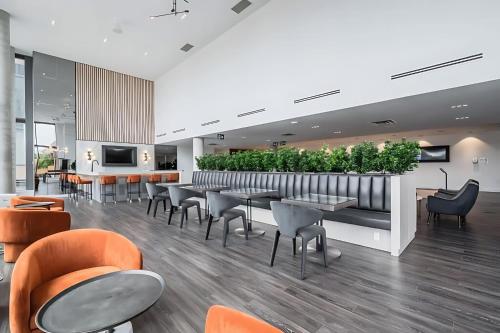 Luxury 1br King Bed Unit - Private Balcony - Waterloo, Canadá