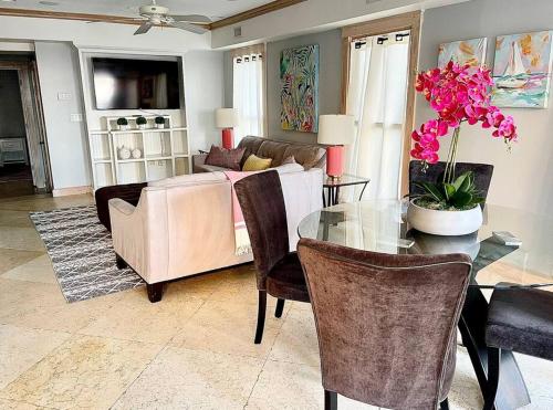 Be A Nomad - 2br Ocean View Condo Steps To Jacksonville Beach - Neptune Beach, FL