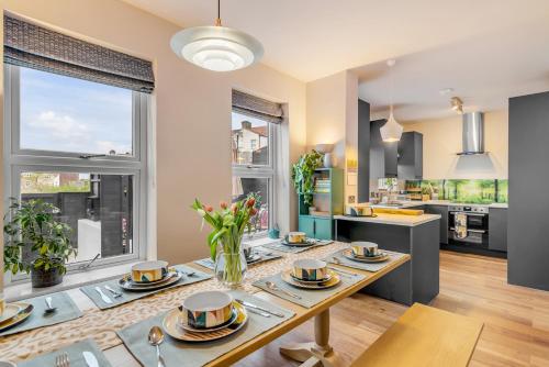 Eco Friendly Luxury Townhouse With Parking - Norwich
