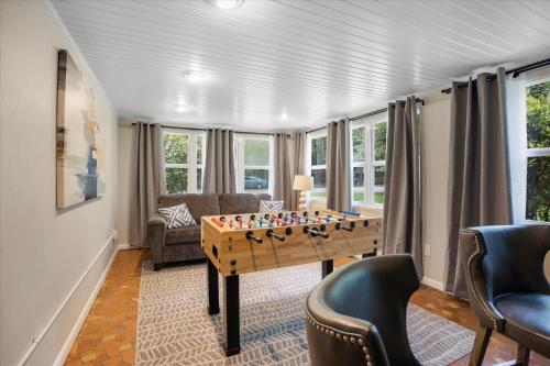 The Canopy On 10th - Game Room , Pets , Pergola - Gainesville, FL