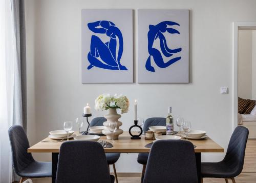 Central Budapest Oasis - Modern Charm, Timeless Comfort - Budapest