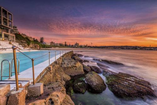 North Bondi 2br Spacious & Bright With Ocean Views Balcony - Bondi Beach