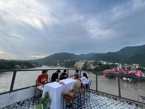 Joey's By The Ganges - Rishikesh