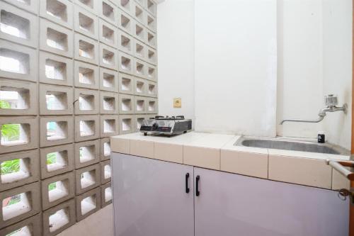 Strategic Studio Margonda Residence 1 By Travelio - Jakarta